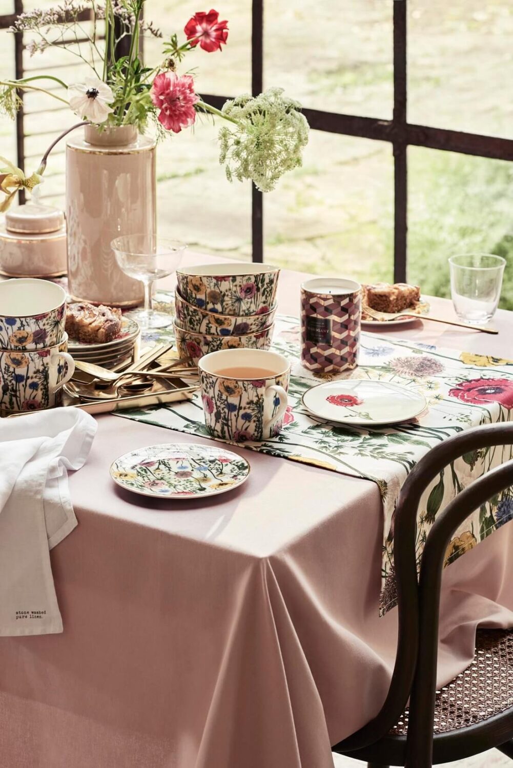 Floral Patterns and Pastel Colors in the H&M Home Spring Collection ...