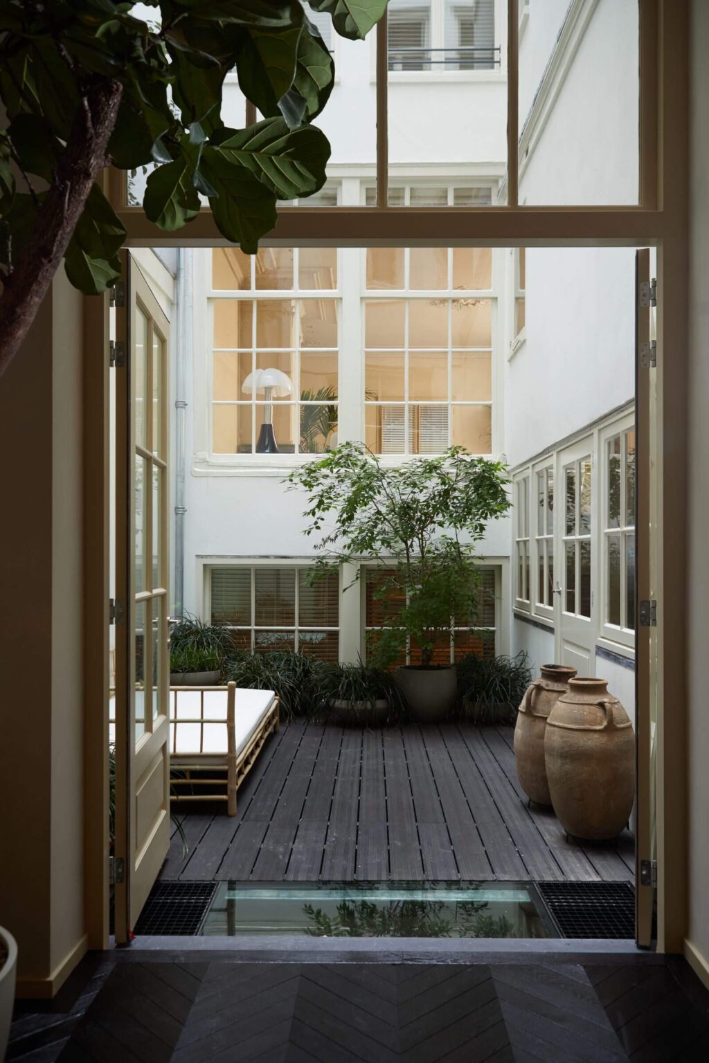 An Amsterdam Canal House Transformed Into 3 Calm & Stylish Apartments ...