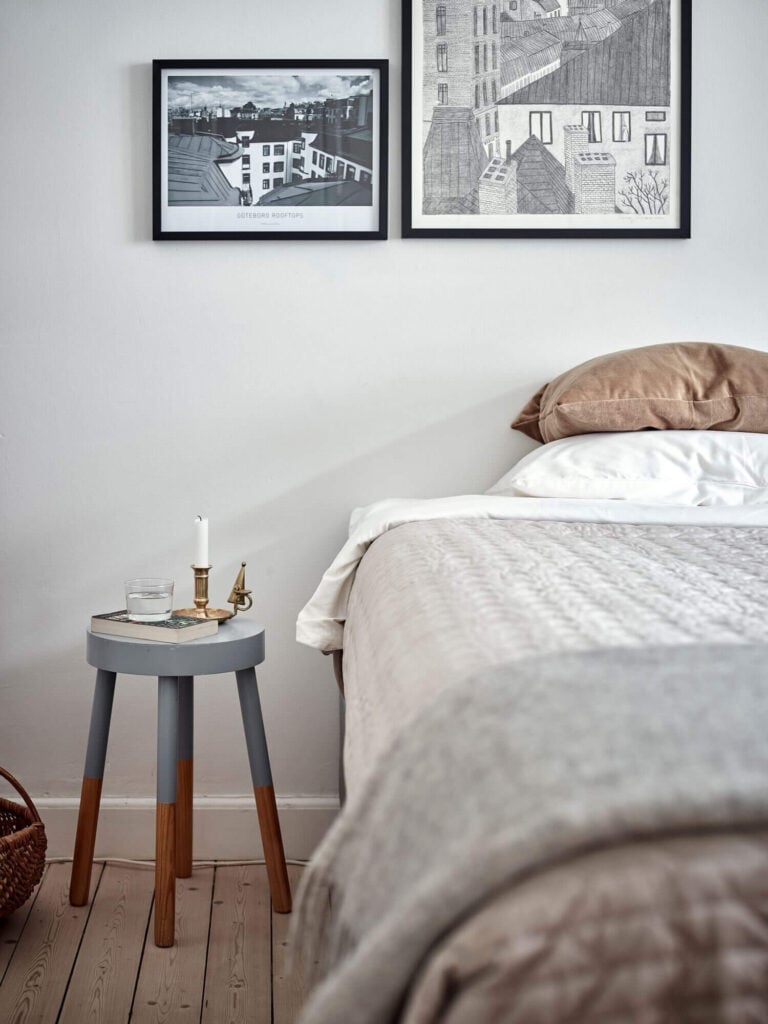 A Cozy Apartment With A Deep Blue Living Room - The Nordroom
