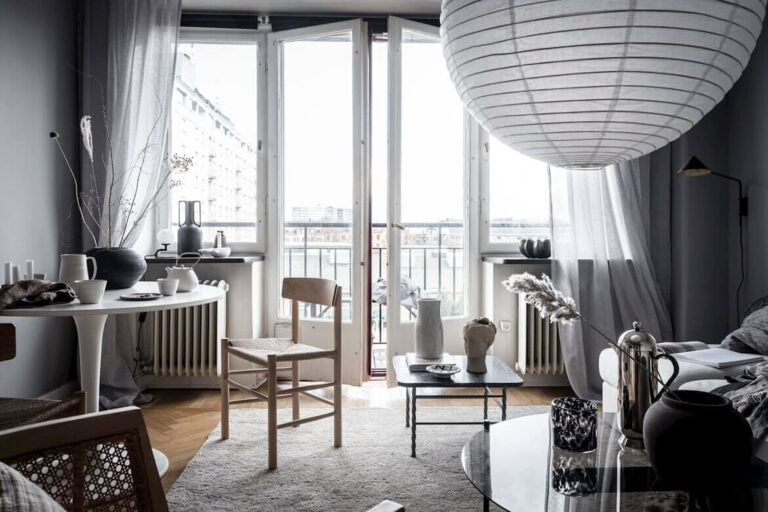 A Small Studio Apartment Decorated in Calm Color Tones - The Nordroom