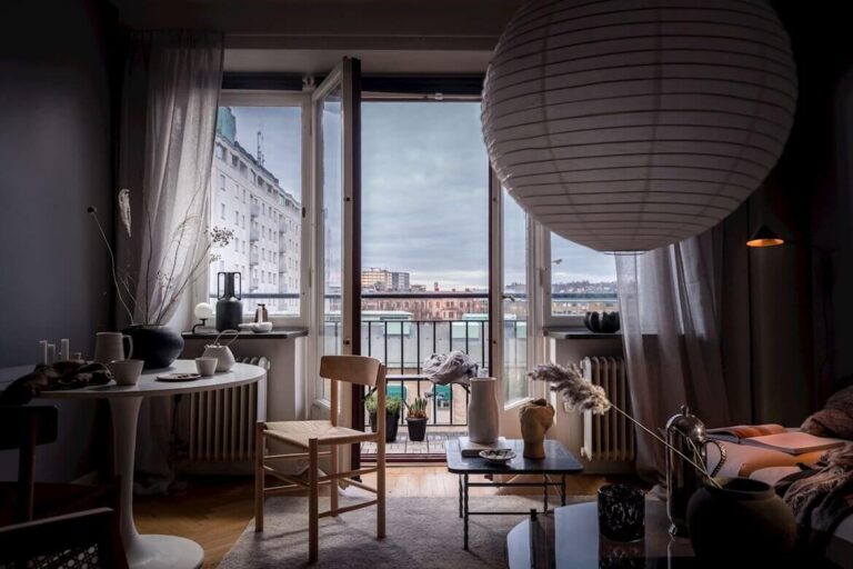 A Small Studio Apartment Decorated in Calm Color Tones - The Nordroom
