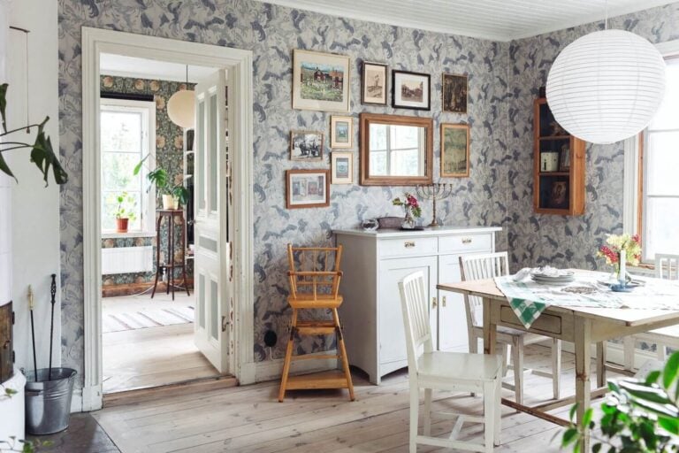 A Cozy Vintage Look For a Traditional Swedish Home - The Nordroom