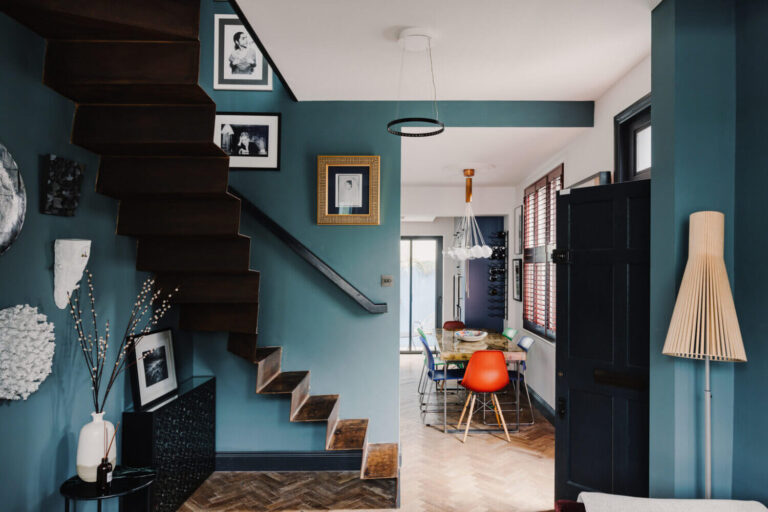 An Eclectic Narrow Blue House in London - The Nordroom