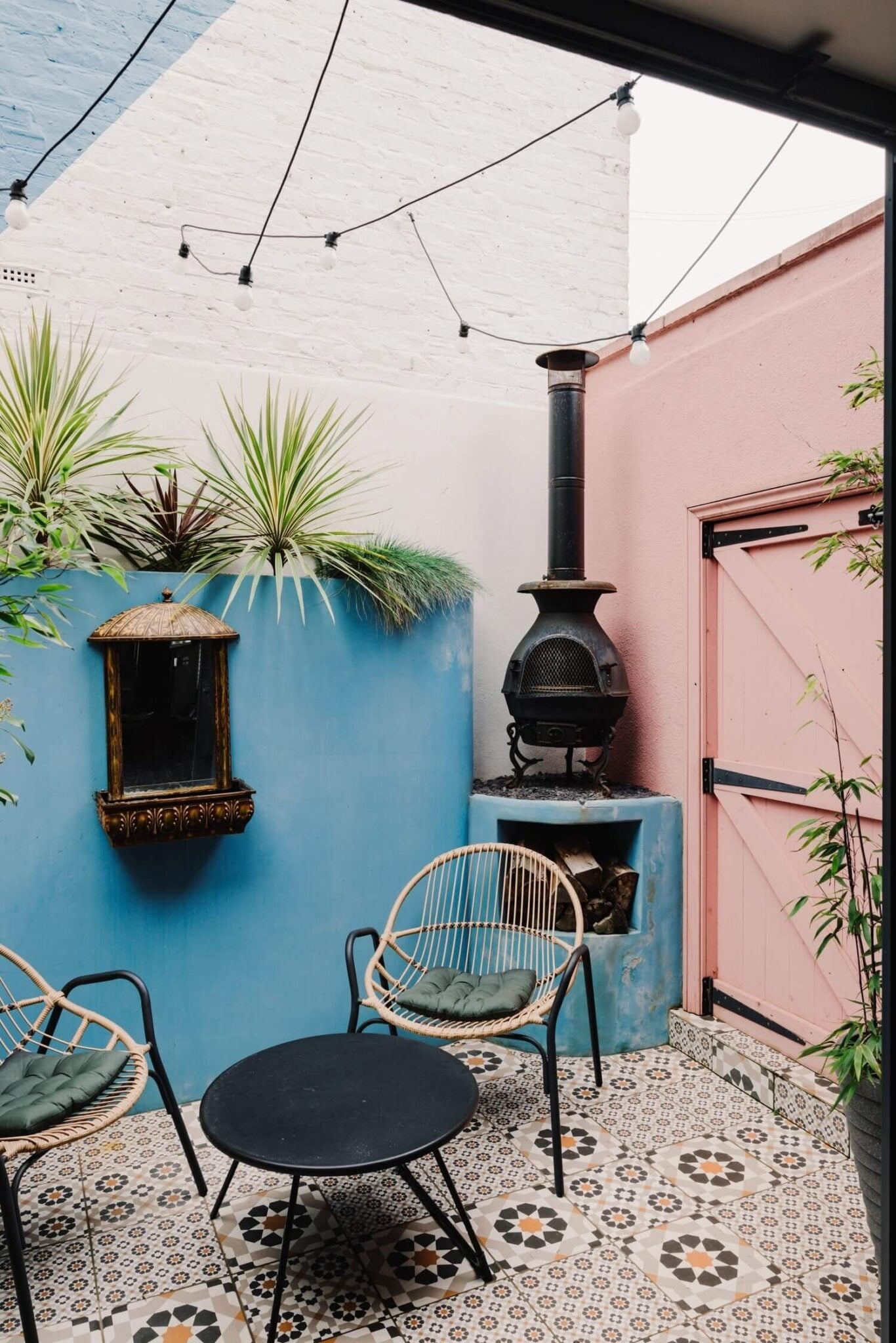 An Eclectic Narrow Blue House in London - The Nordroom
