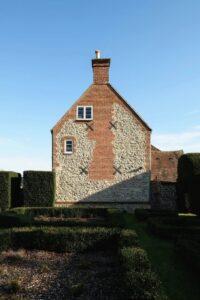 Hunston Manor House: A Renovated 17th-Century Property in West Sussex ...