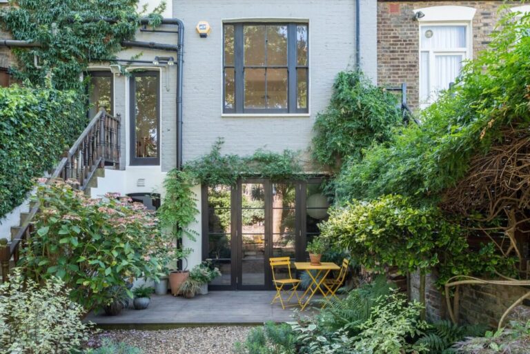 An Elegant Victorian Terrace House with Private Courtyard Garden - The ...