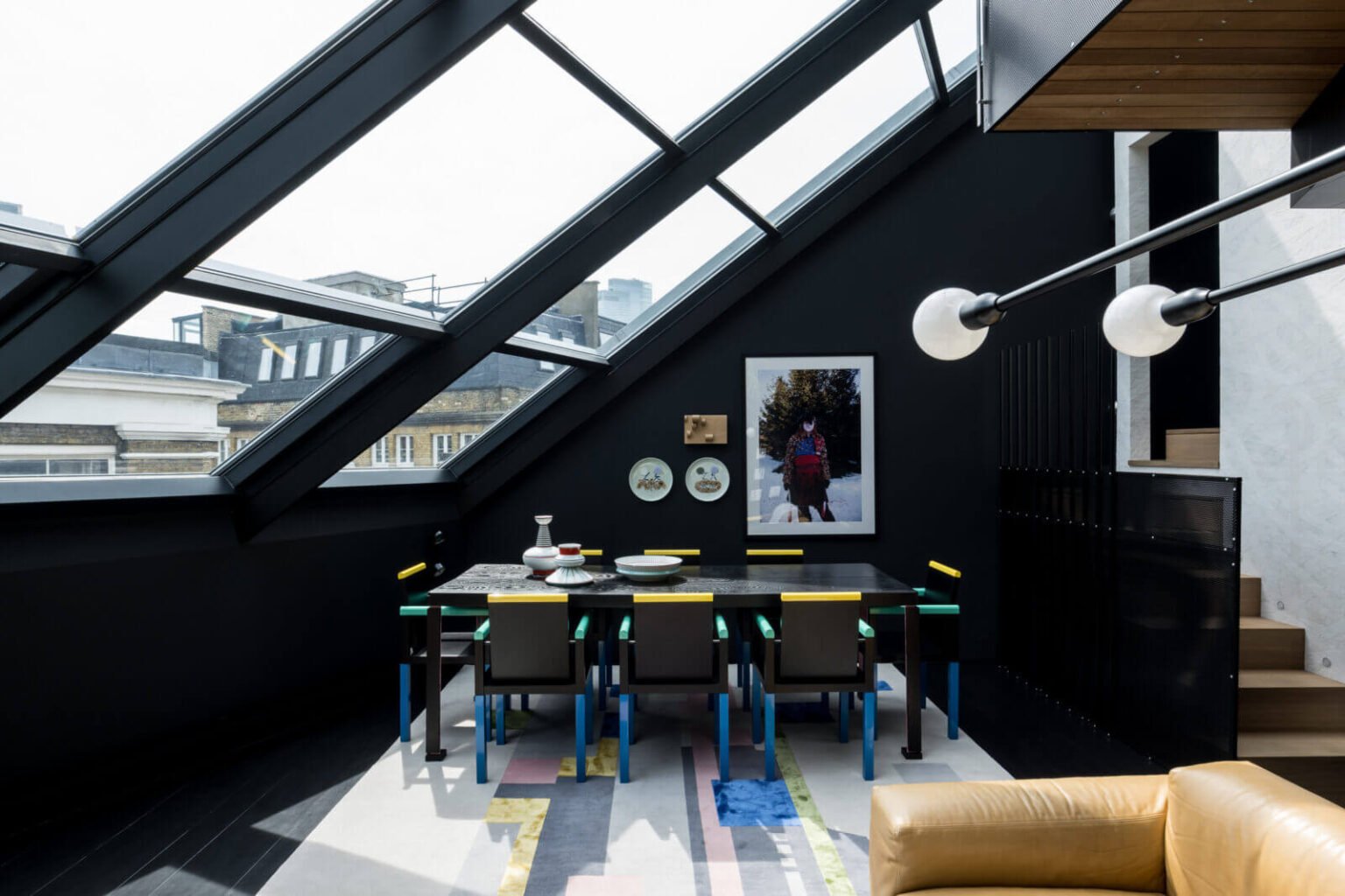A Spectacular Modern Black Loft in London - The Nordroom