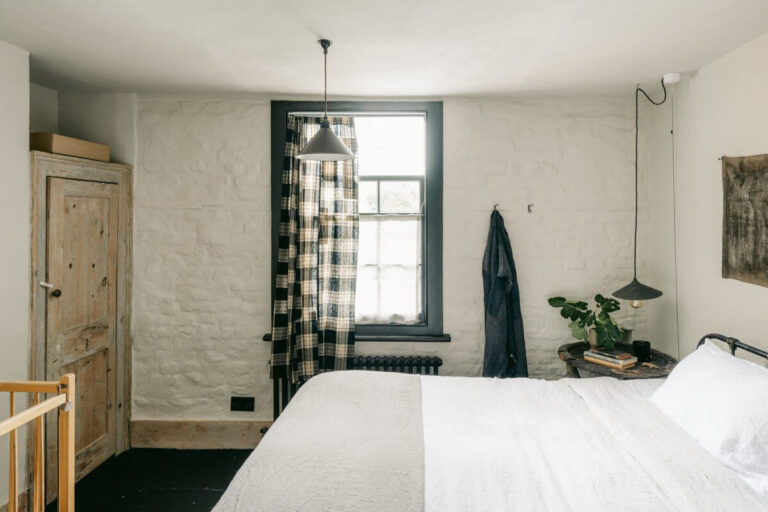 Original Features in a Regency Cottage in London - The Nordroom