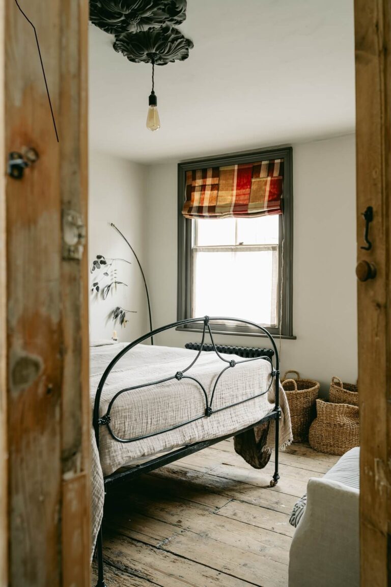 Original Features in a Regency Cottage in London - The Nordroom