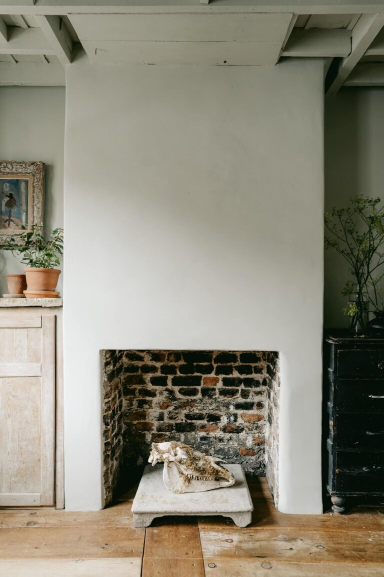 Original Features in a Regency Cottage in London - The Nordroom