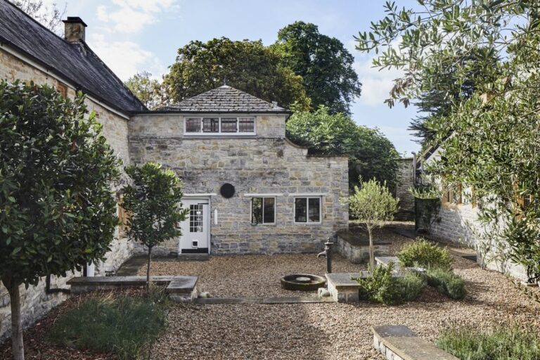A Restored Elizabethan Manor House in England - The Nordroom