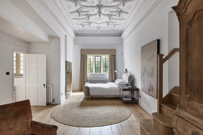A Restored Elizabethan Manor House in England - The Nordroom