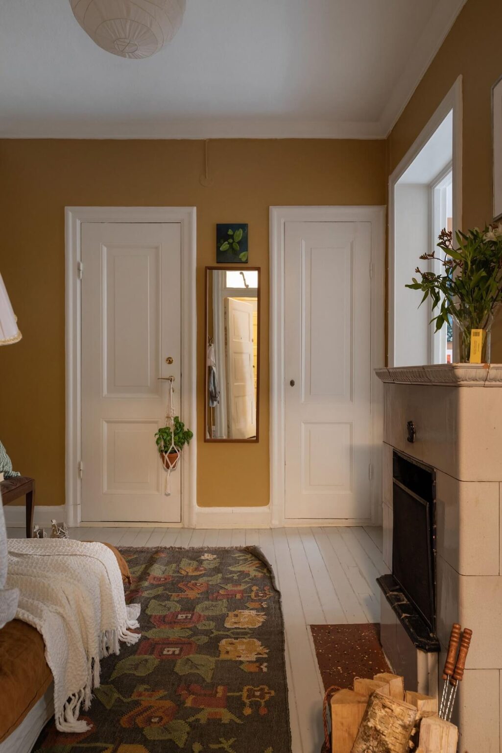 A Cozy Apartment Painted in Warm Natural Colors - The Nordroom