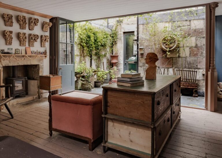 A Unique Historic House with Old Fashioned Shop in Bath - The Nordroom