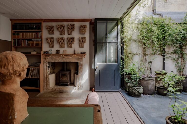 A Unique Historic House with Old Fashioned Shop in Bath - The Nordroom