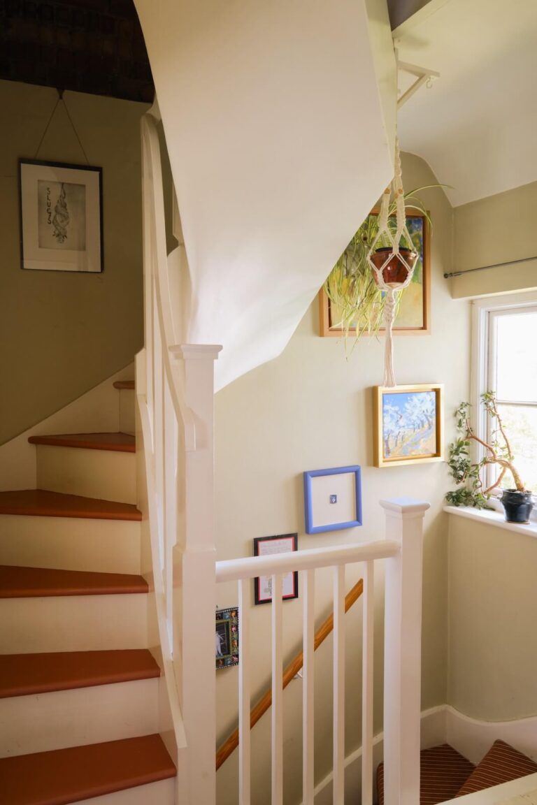 An English Cottage with Blue Color Accents - The Nordroom