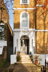 Cozy Cottage Style in a London House with a Garden - The Nordroom