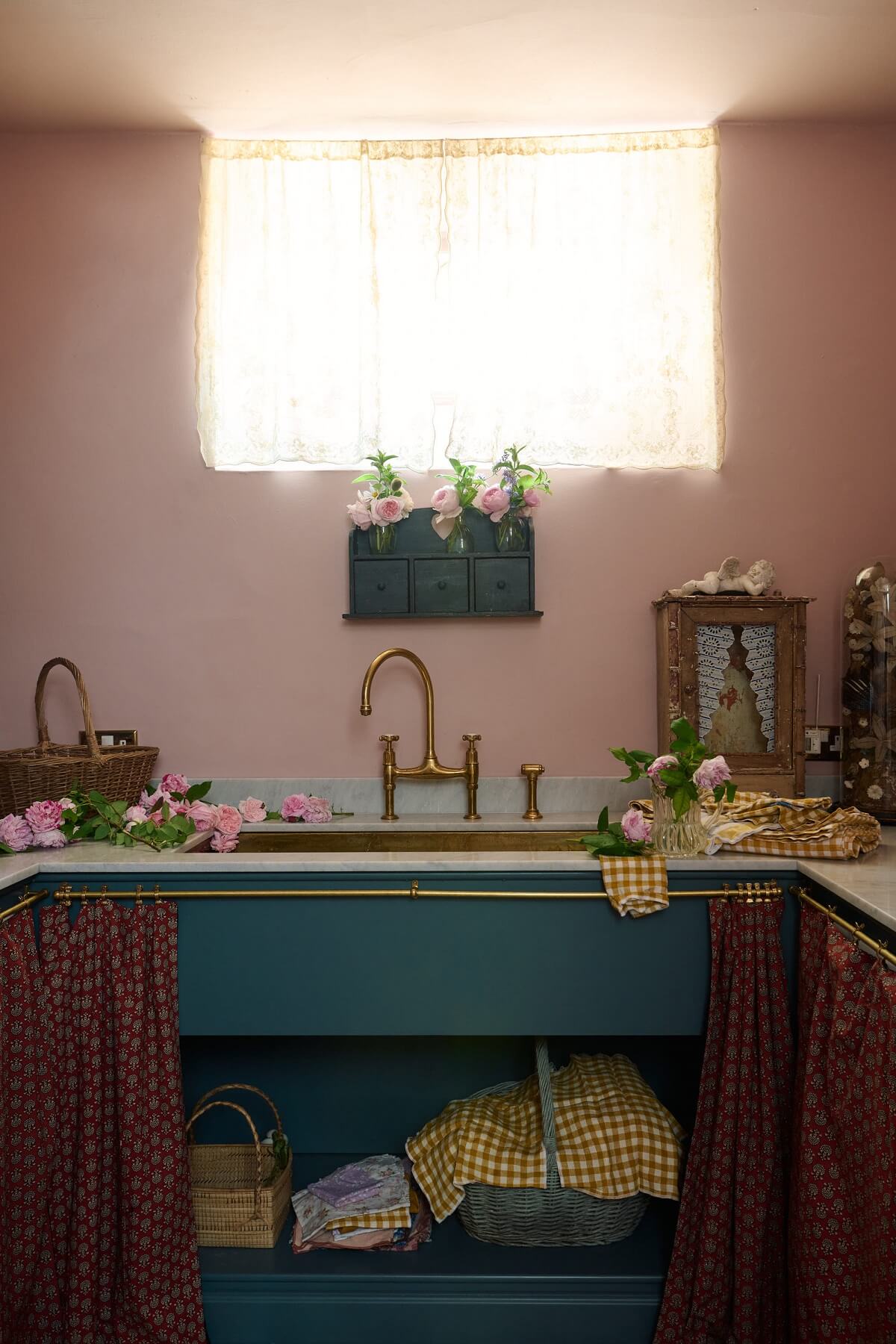A Small Tour of Pearl Lowe's Stunning deVOL Laundry Room - The Nordroom