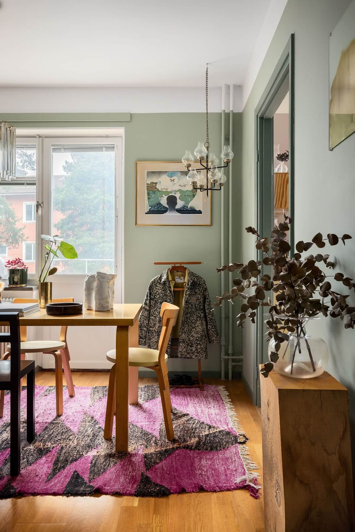 A Cozy Studio Apartment with a Yellow Kitchen - The Nordroom