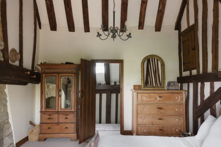 A Charming 17th-Century Farmhouse in England - The Nordroom
