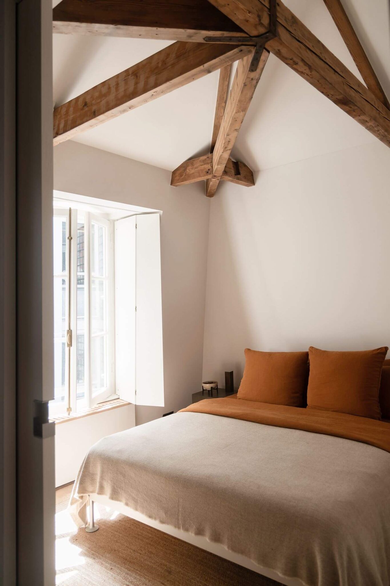 An Apartment with High Pitched Ceilings in an Amsterdam Canal House ...