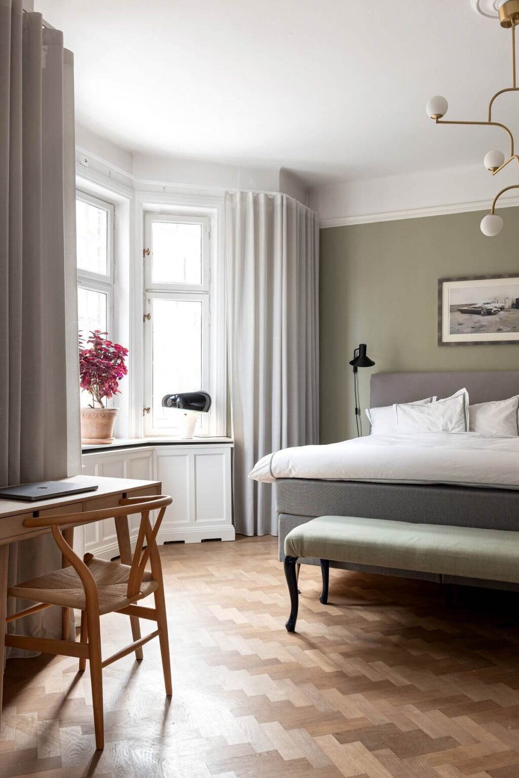 A Classic Apartment with a Blue Living Room - The Nordroom