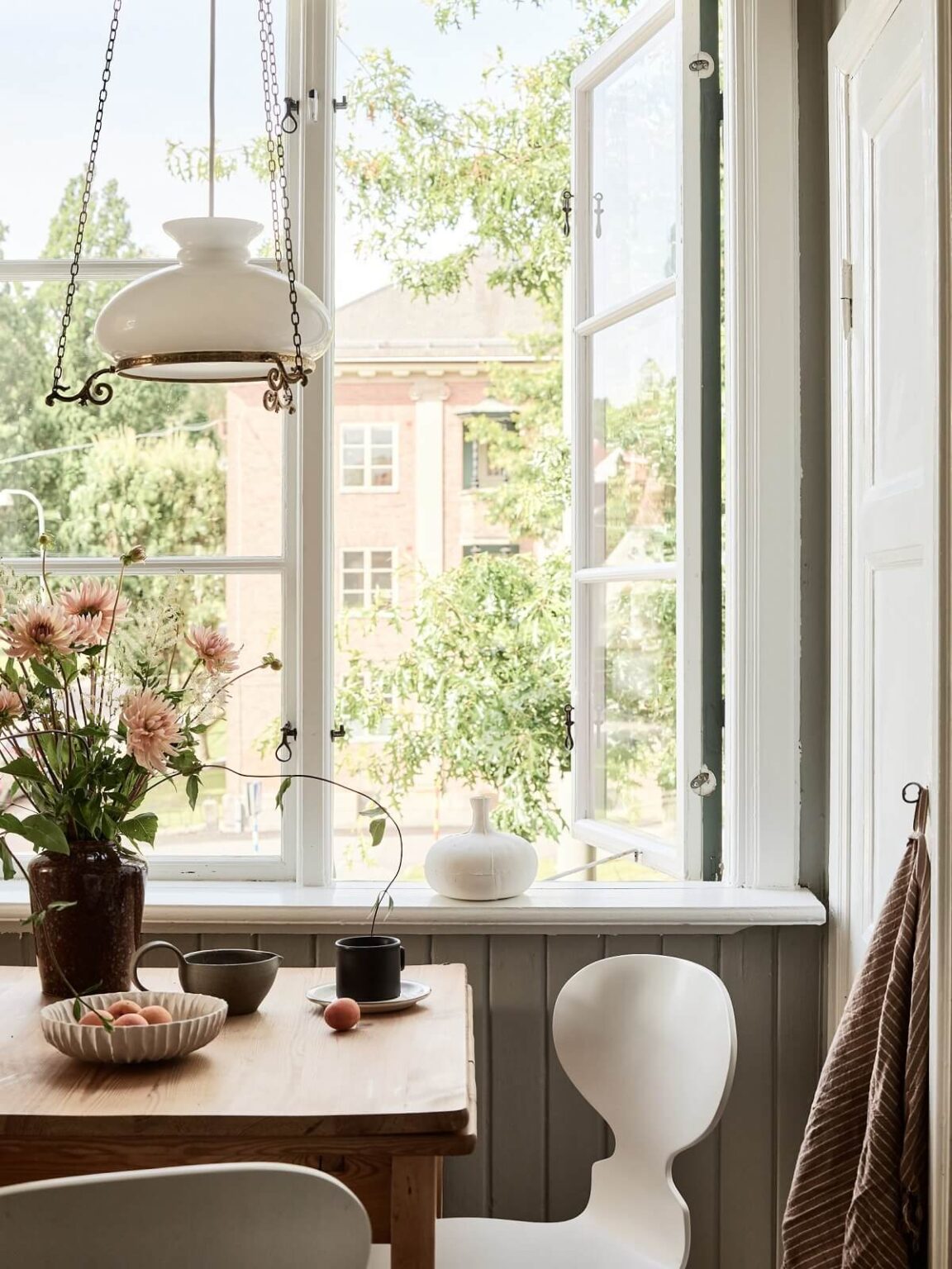 A Light Swedish Apartment with a Charming Kitchen - The Nordroom