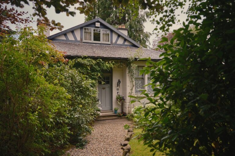 A Carefully Restored Arts and Crafts House and Garden in Scotland - The ...