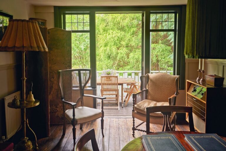 A Carefully Restored Arts and Crafts House and Garden in Scotland - The ...