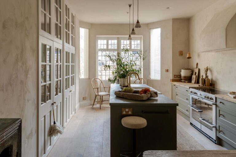 Limewash Walls and Restored Period Features in a Calm English Home ...