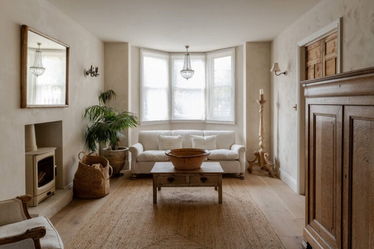 Limewash Walls and Restored Period Features in a Calm English Home ...