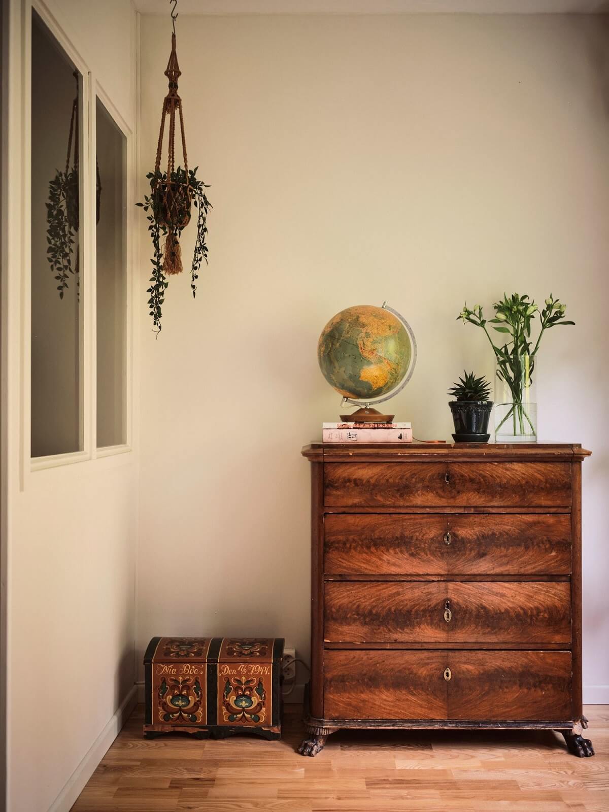 A Small Swedish Apartment with a Social and Semi-Open Floorplan - The ...