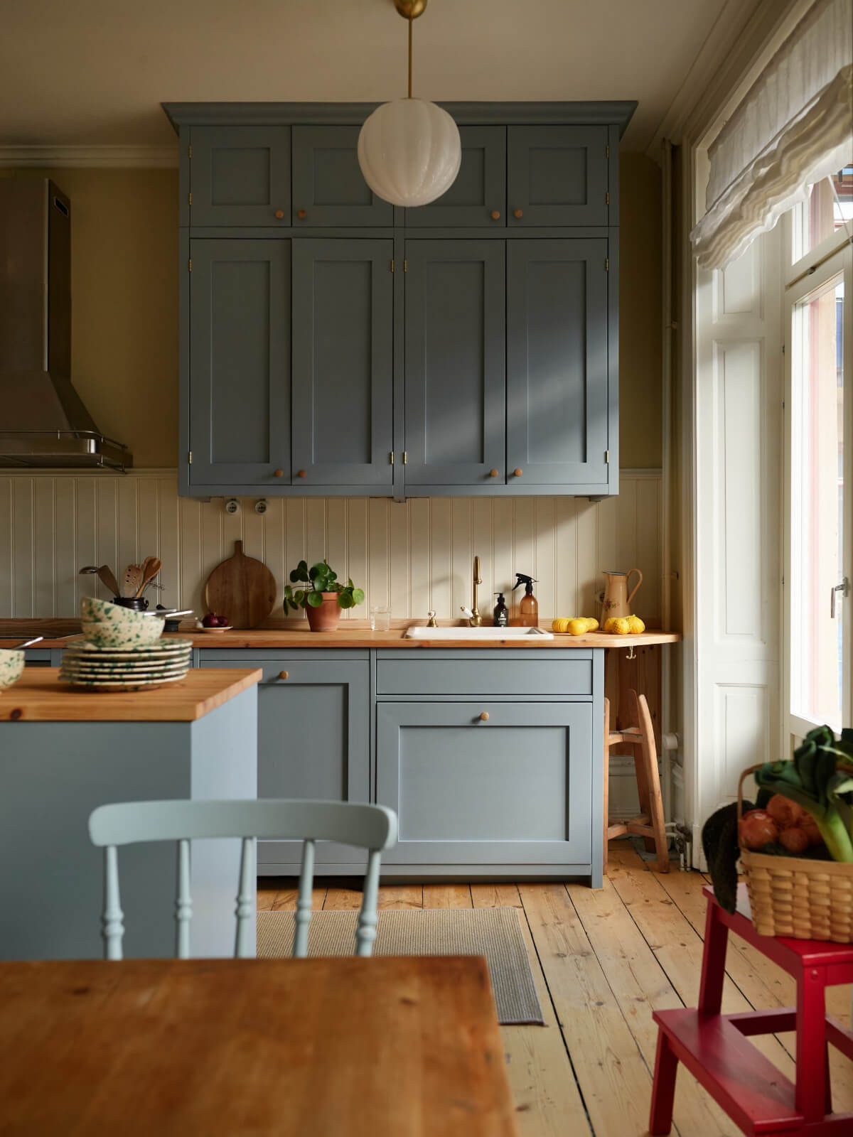 A Charming Historic Stockholm Apartment with a Blue Kitchen - The Nordroom