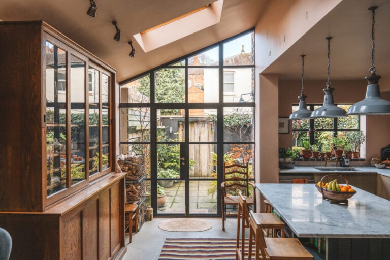 A Renovated Georgian Townhouse with a Stunning Kitchen Extension - The ...