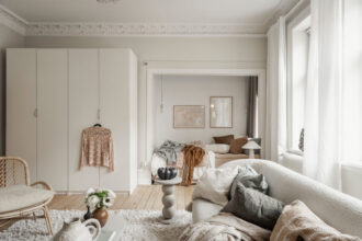 A Stylish Studio Apartment with Period Features and Large Windows - The ...