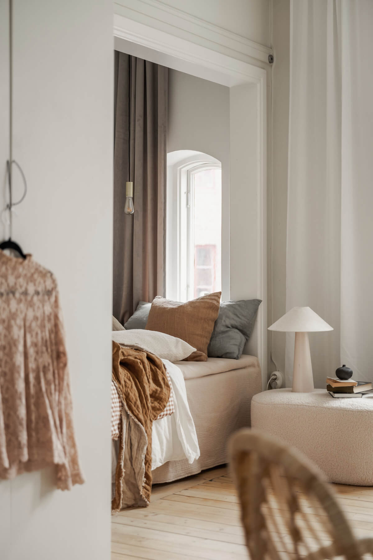 A Stylish Studio Apartment with Period Features and Large Windows - The ...