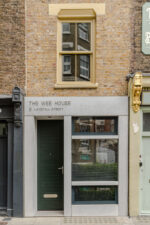 A Narrow Five-Story House with a Roof Garden in London's Clerkenwell ...