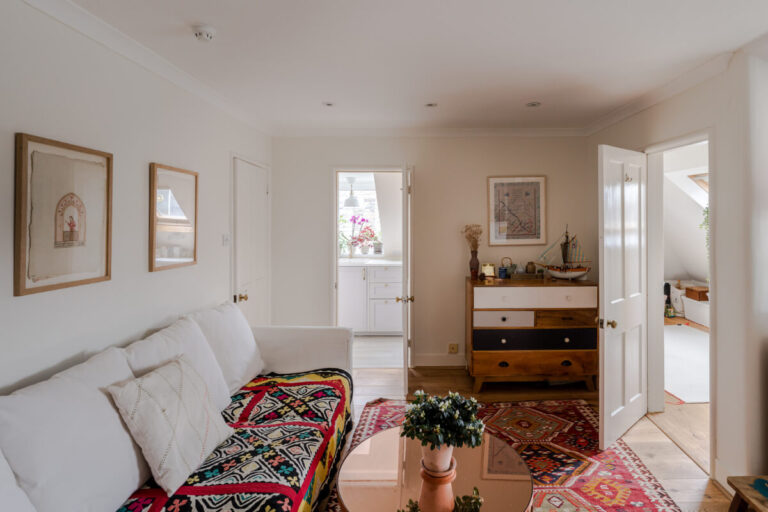 A Light-Filled London Attic Apartment with Cozy Nooks - The Nordroom