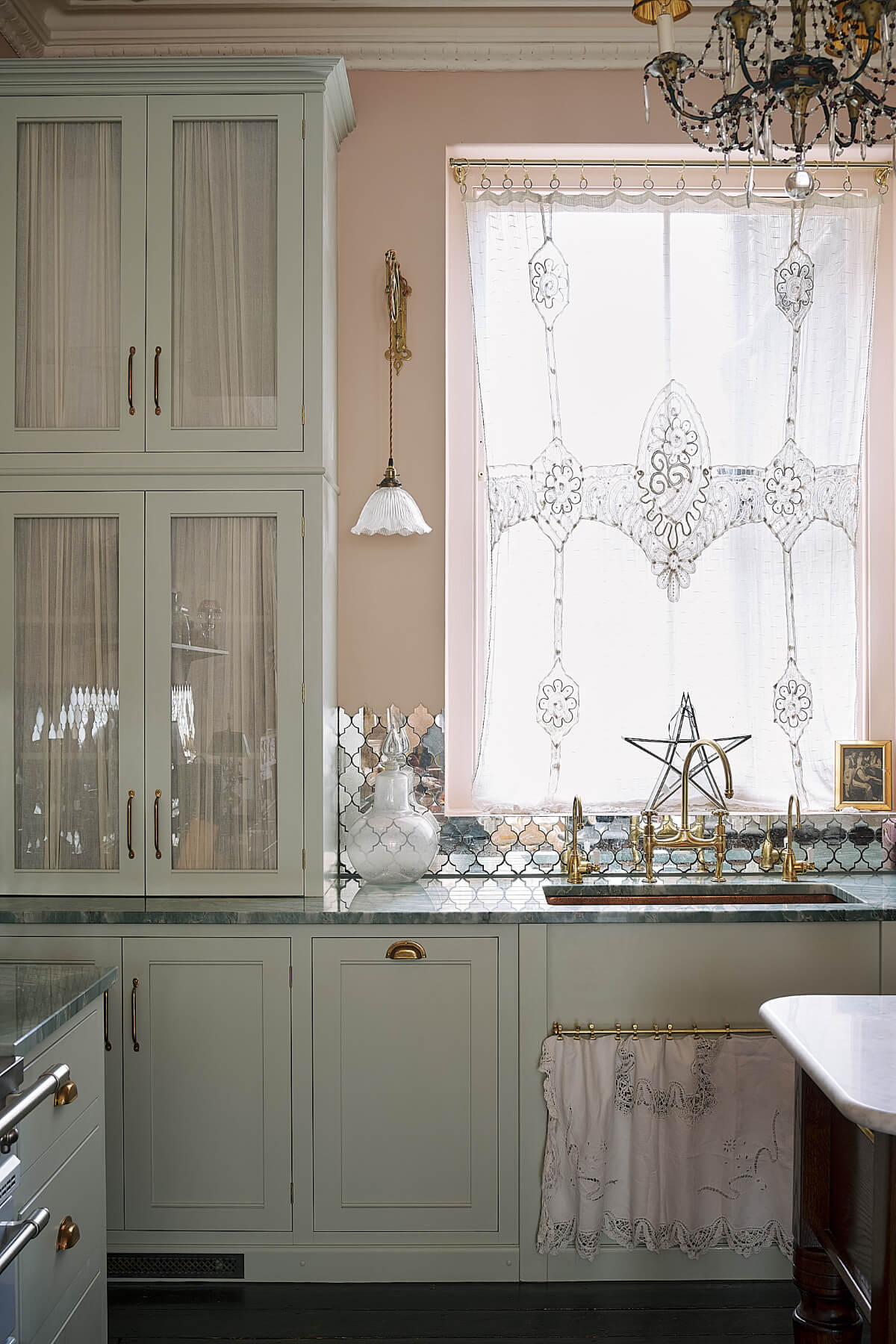 Pearl Lowe's New deVOL Kitchen and Bathroom in her Portobello Home ...