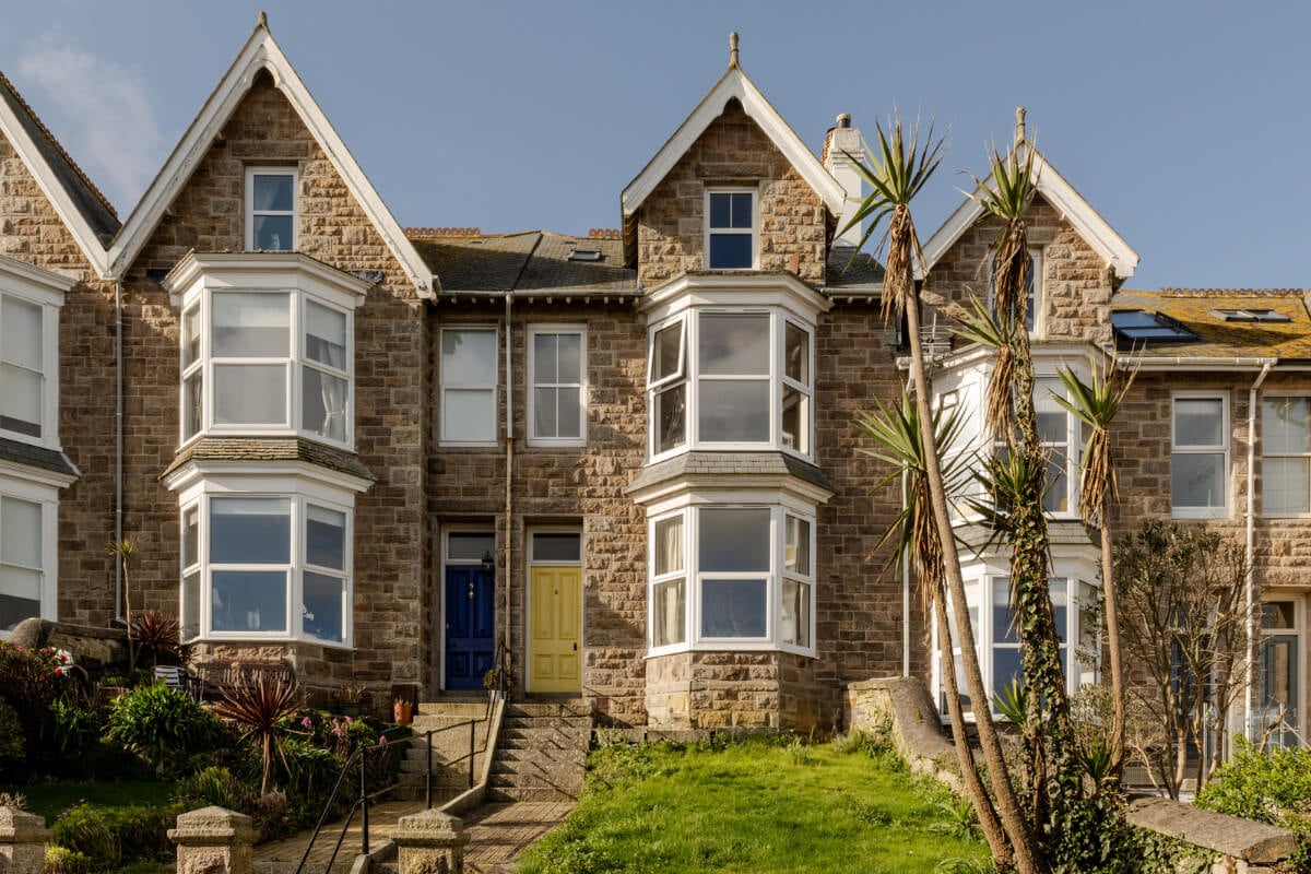 A Small Victorian Apartment by the Sea in Cornwall - The Nordroom