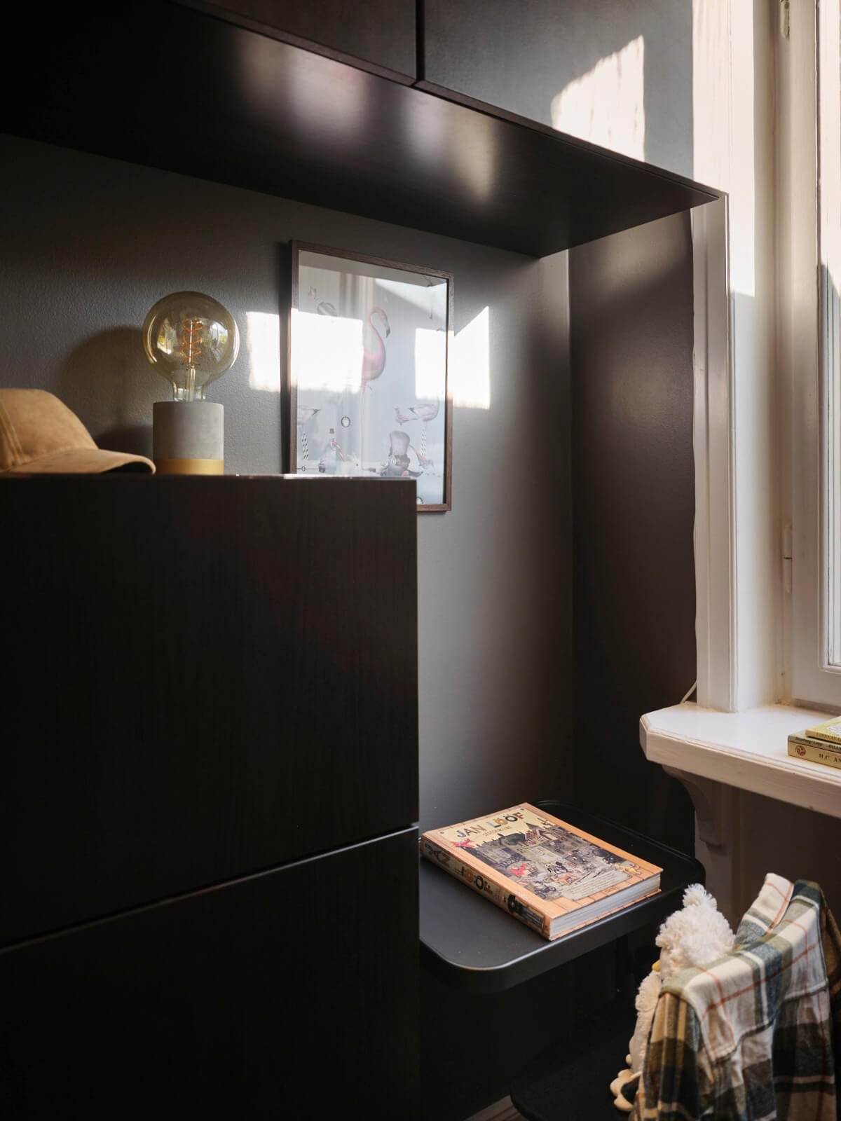 A Light-Filled 1920s Apartment with Two Spacious Balconies - The Nordroom