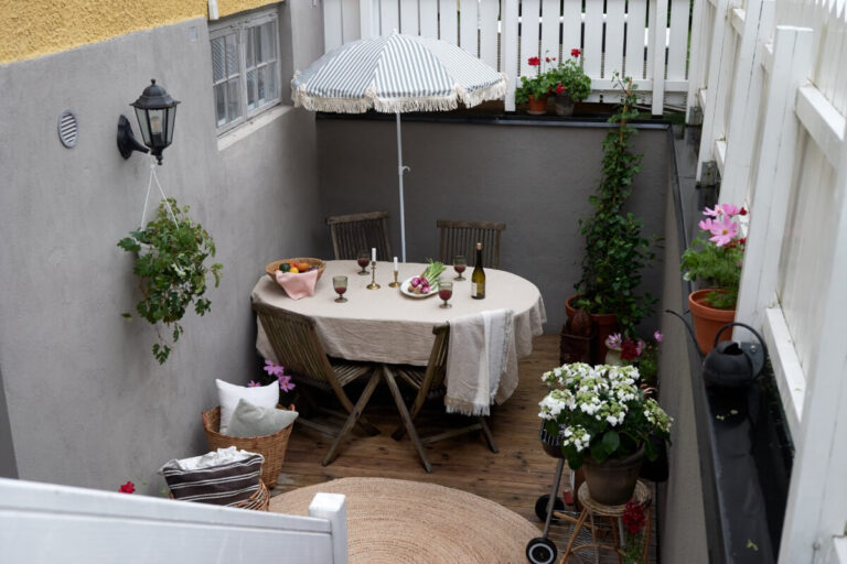 A Stylish Basement Apartment with a Private Terrace - The Nordroom