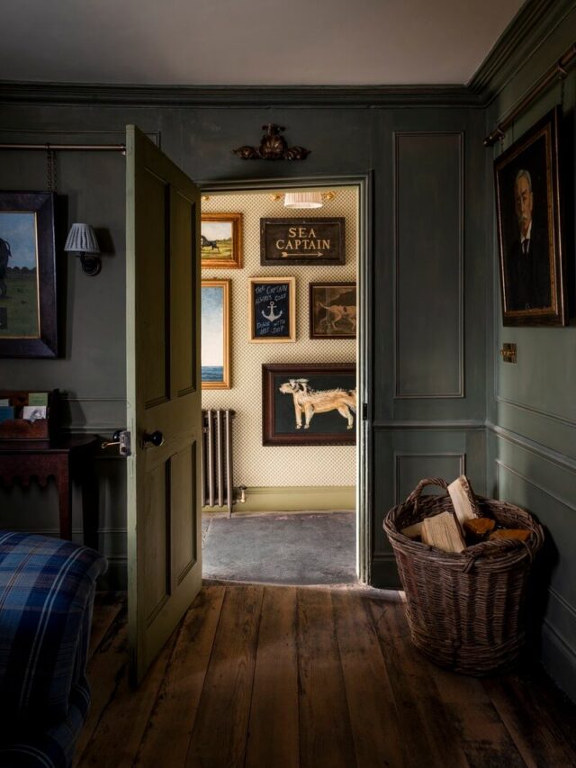 Bespoke Interiors and an Earthy Color Palette in a Historic Cottage ...