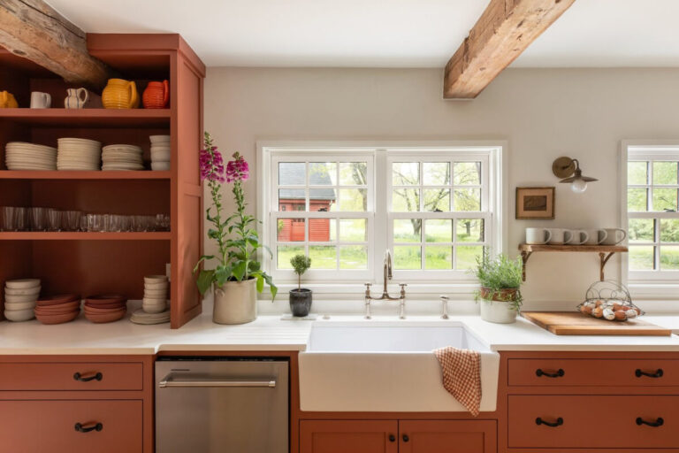 A Reimagined Farmhouse by Corbin Bernsen and Amanda Pays Lists for $4.6 ...