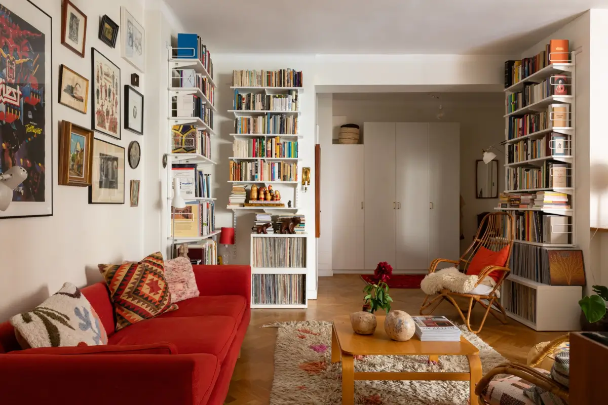 A Cozy 1920s Apartment Filled with Books, Art, and Music - The Nordroom