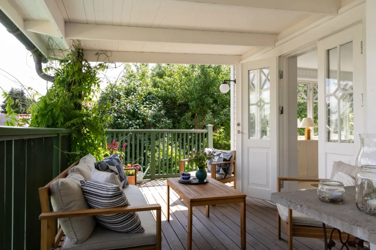 A Renovated 1920s Villa with a Spectacular Garden - The Nordroom