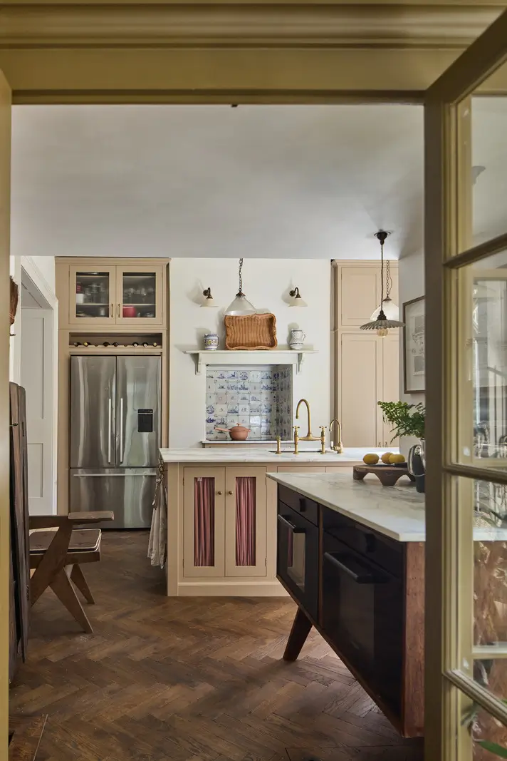 A deVOL Kitchen in a Beautiful Restored Georgian Townhouse in London ...