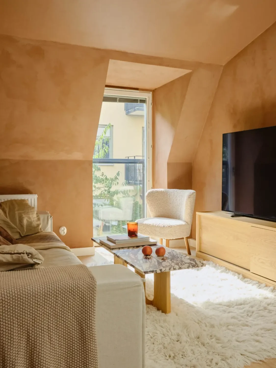 Former Stables Transformed into a Modern, Light House with Plaster ...