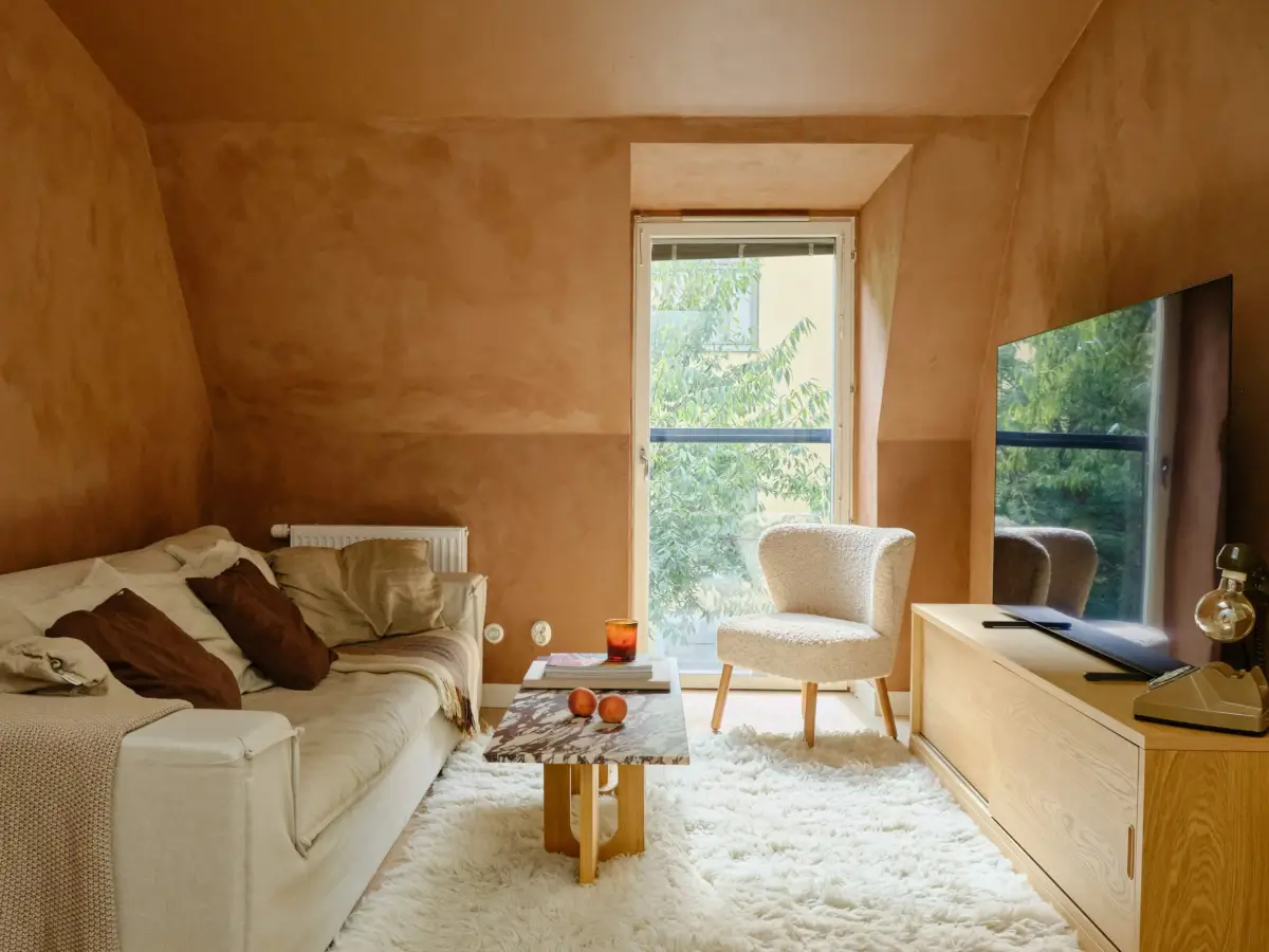 Former Stables Transformed into a Modern, Light House with Plaster ...