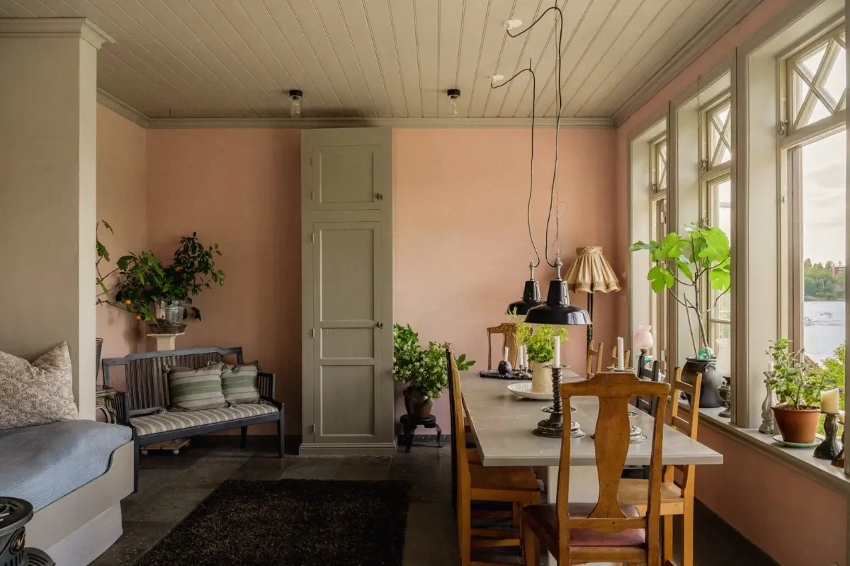 A Beautiful Pink Villa Overlooking the Stockholm Archipelago - The Nordroom